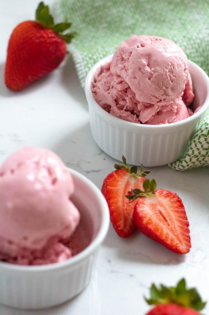 Strawberry Frozen Yogurt — Audra's Appetite